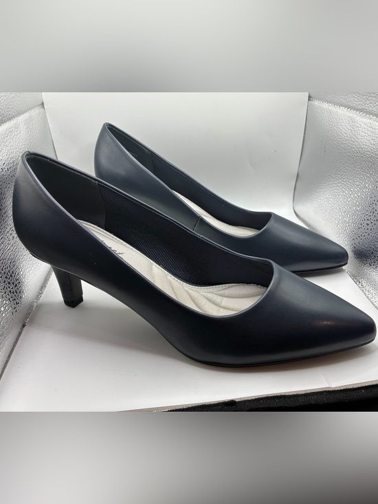 easy street | Shoes | Easy Street Pointe Navy Pumps Size 9ww Wide Width ...